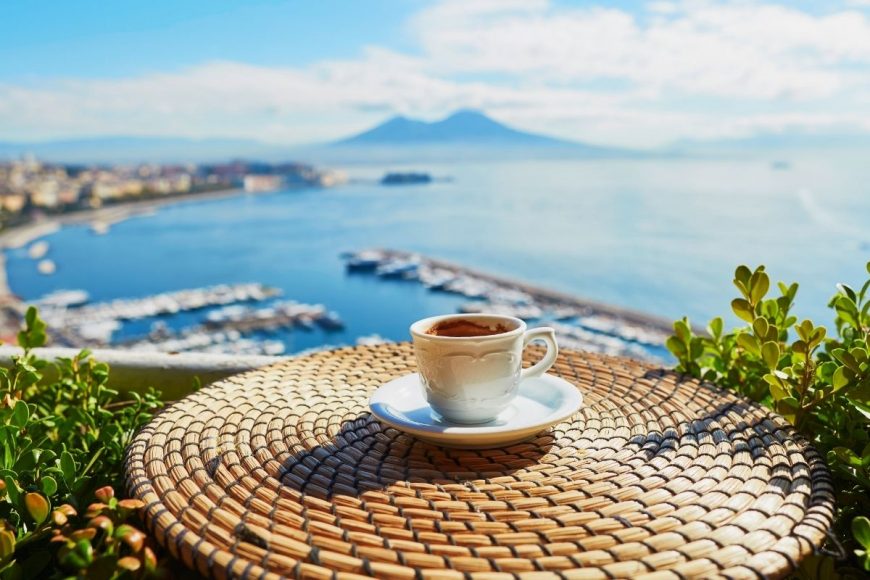 Napoli celebra il caffè espresso, il rito italiano che punta all'Unesco ...