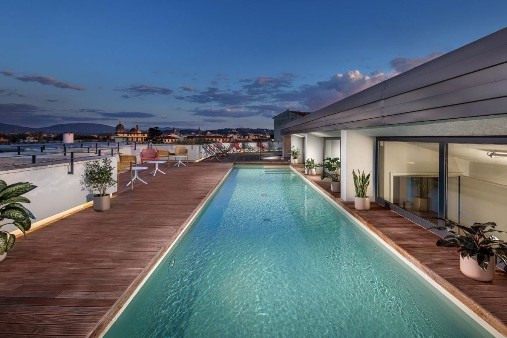 Ostello esperienziale con piscina: YellowSquare sbarca a Firenze ...